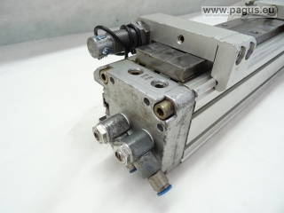 pneumatischer Linearantrieb Hub: 800 mm - gebrauchte und neu Maschinenhandel - Pagus