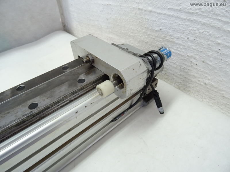 pneumatischer Linearantrieb Hub: 800 mm - gebrauchte und neu Maschinenhandel - Pagus